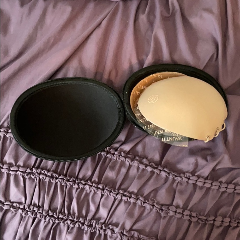 Sneaky Vaunt Adhesive Cleavage Bra Gem